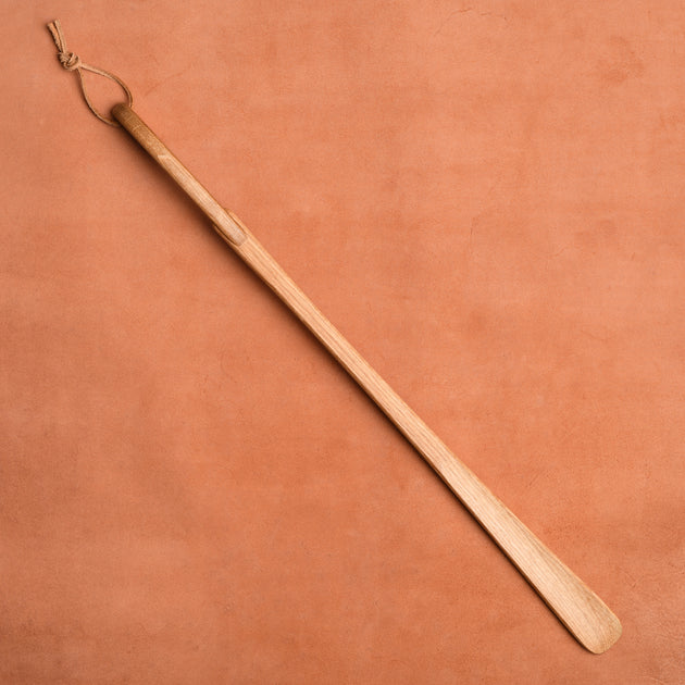 Long Shoehorn in Oiled Oakwood – Caine Clothiers
